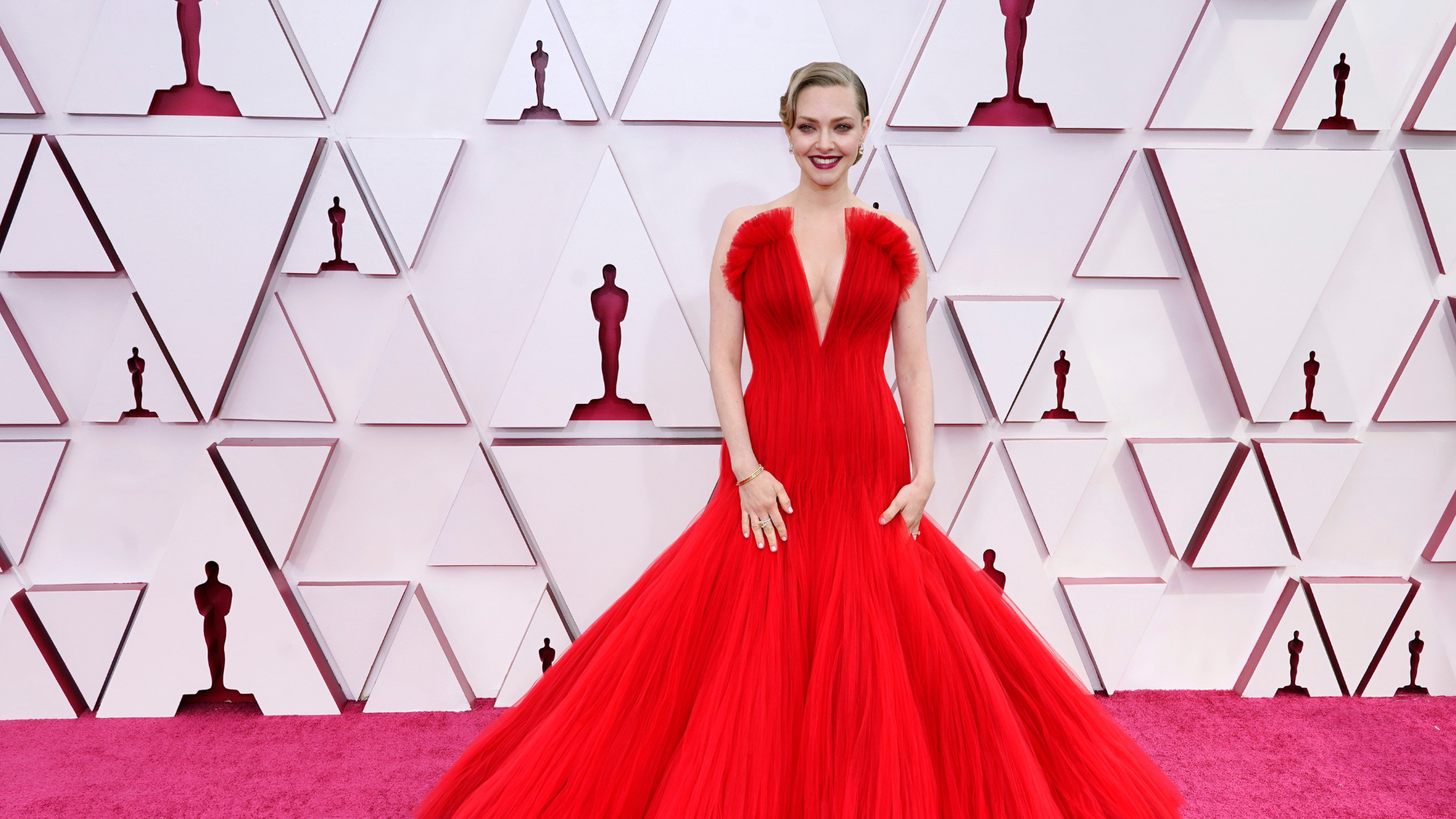 White Red Carpet Dresses: Where Elegance Meets Spotlight